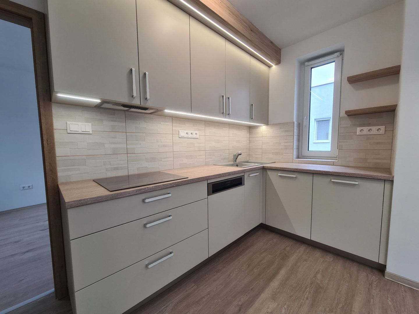 Kiadó téglalakás, albérlet, Győrött 300 E Ft / hó, 3 szobás