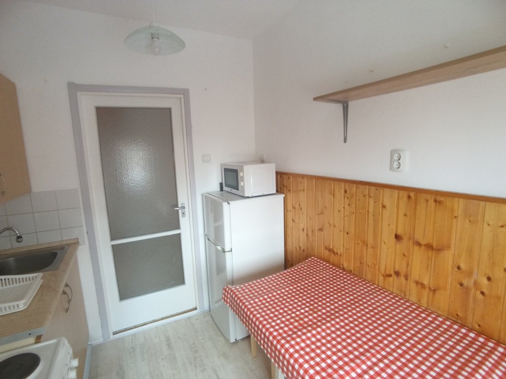 Kiadó panellakás, albérlet, Pécsett, Németh László utcában