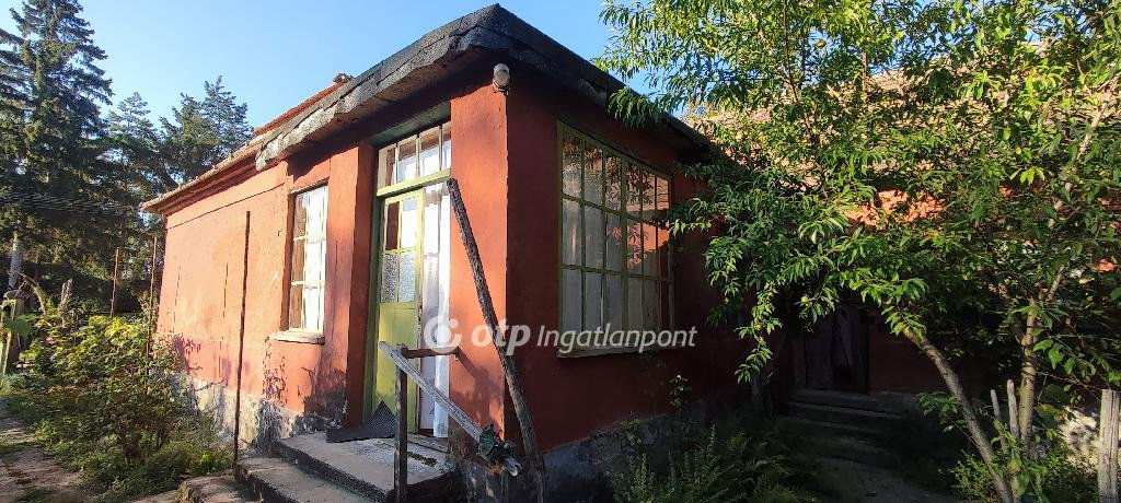 Eladó családi ház, Csöglén 13.9 M Ft, 2 szobás